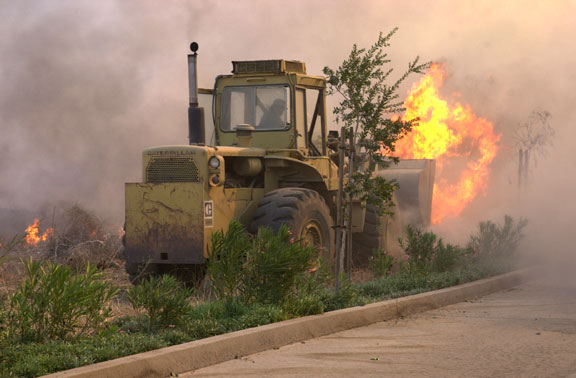 Fire in riverbed keeps Santa Paula on edge - Santa Paula Times